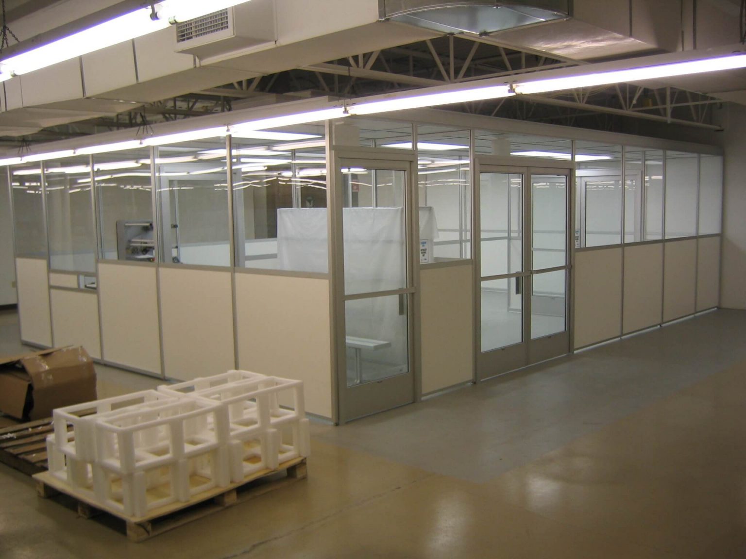 Modular Hardwall Cleanrooms | Gerbig Cleanroom